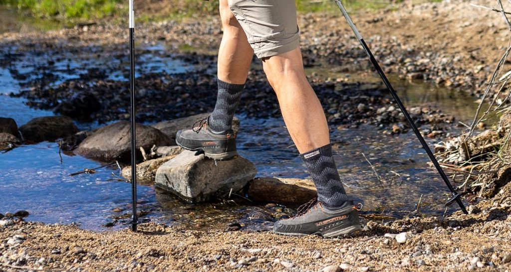 Injinji Outdoor Midweight Crew Merino Wool Toe Socks - Slate | Feetus